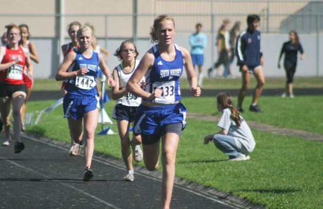 Falcon cross country girls win division at Invite | South Whidbey Record
