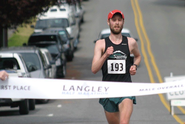 Pair of first-time racers wins Langley Half Marathon | South Whidbey Record