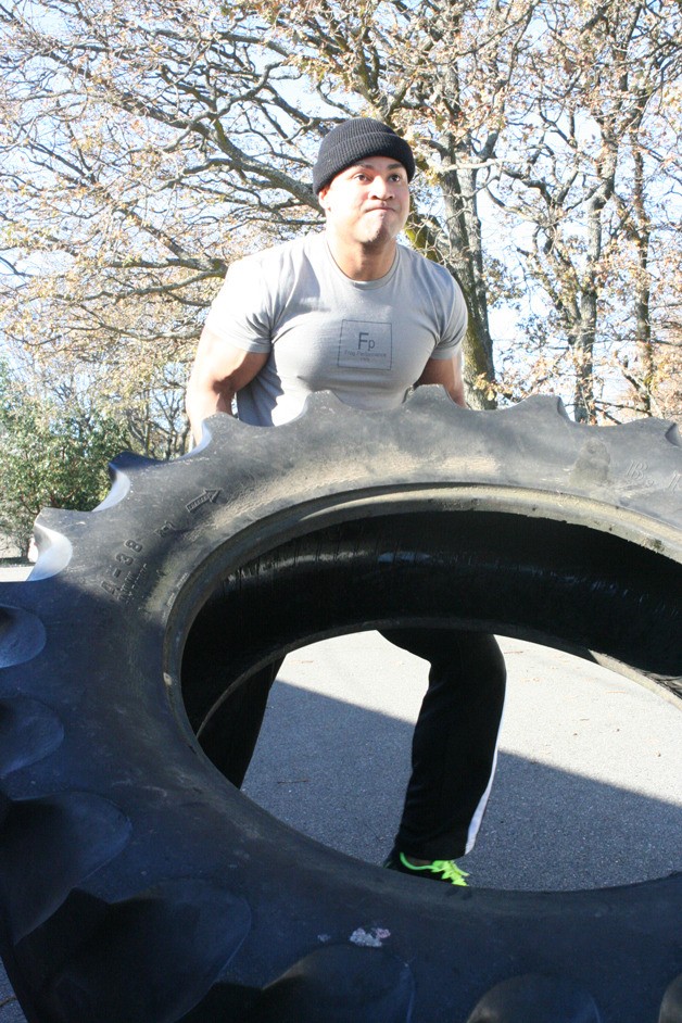 Oak Harbor sailor to flip tire for veterans | South Whidbey Record