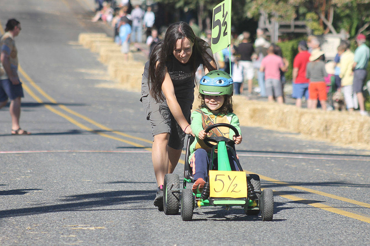 2017 Soup Box Derby draws crowds, smiles | South Whidbey Record