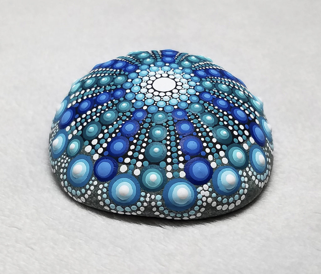 Freeland artist not just dabbling in lots of dots | South Whidbey Record