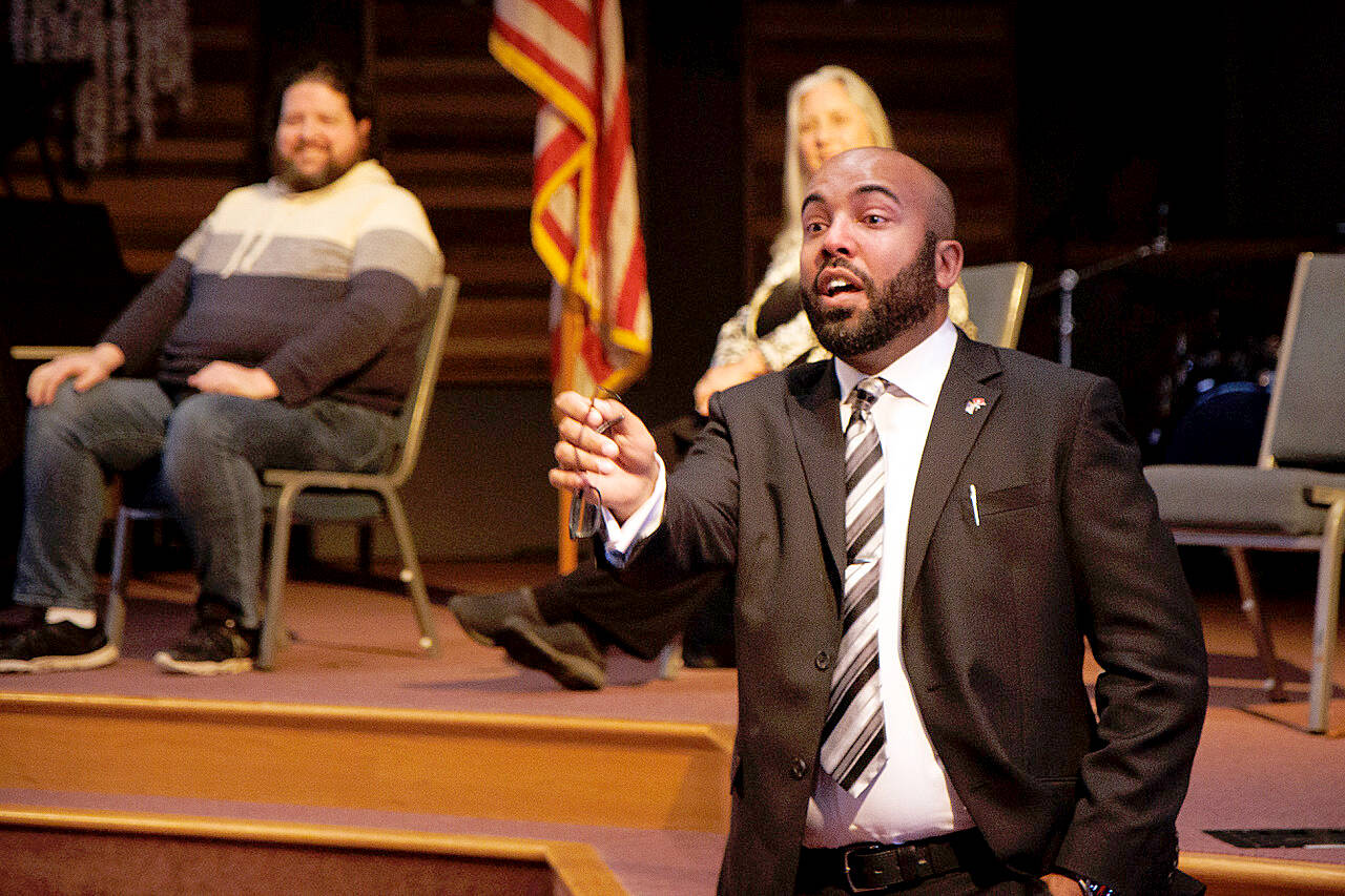 Langley police chief sworn in during memorable meeting | South Whidbey ...