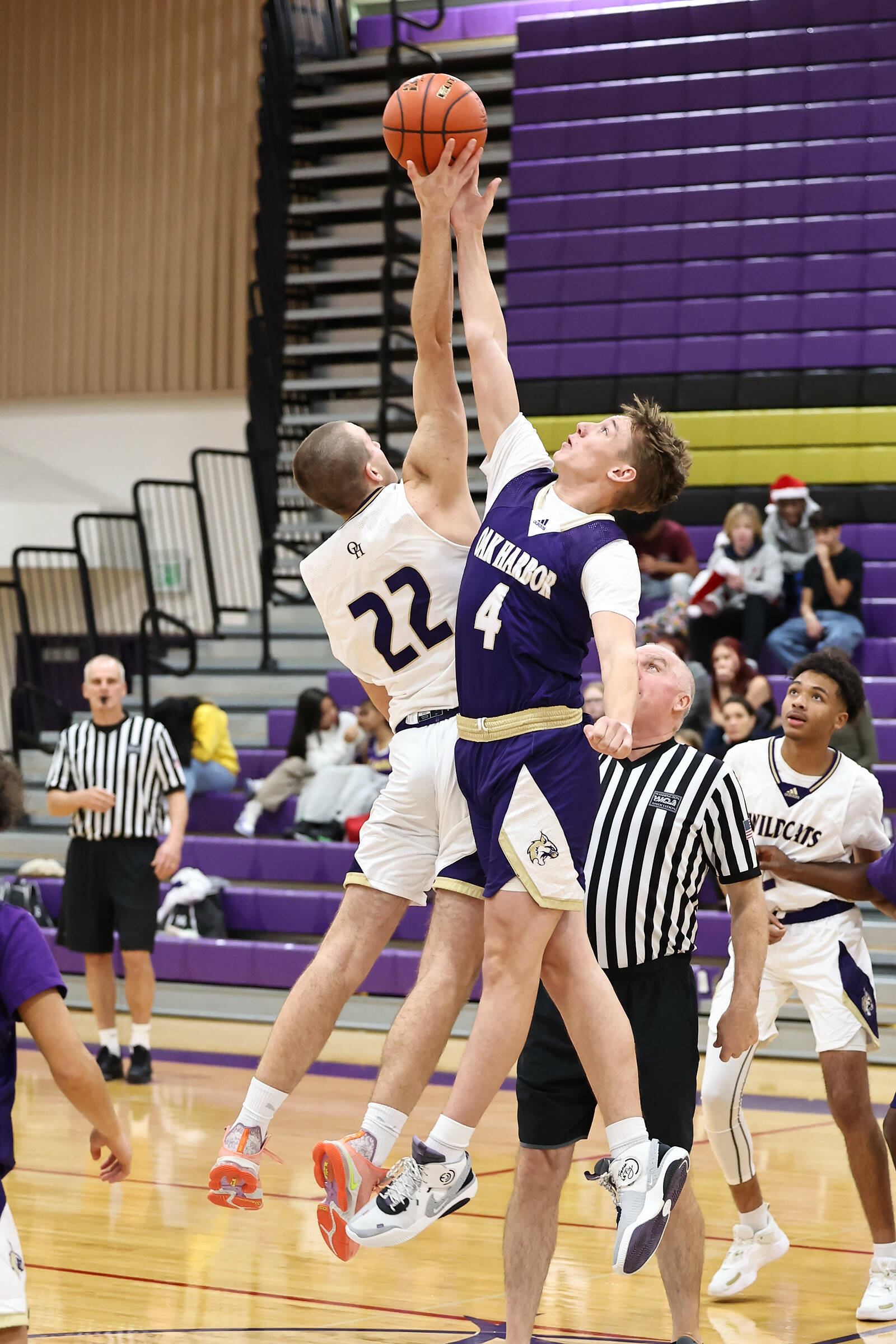 Basketball season begins | South Whidbey Record