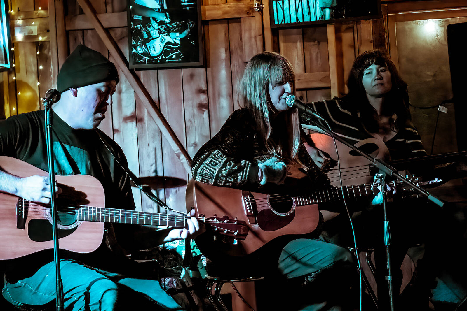 Bailey’s hosts acoustic concert series | South Whidbey Record