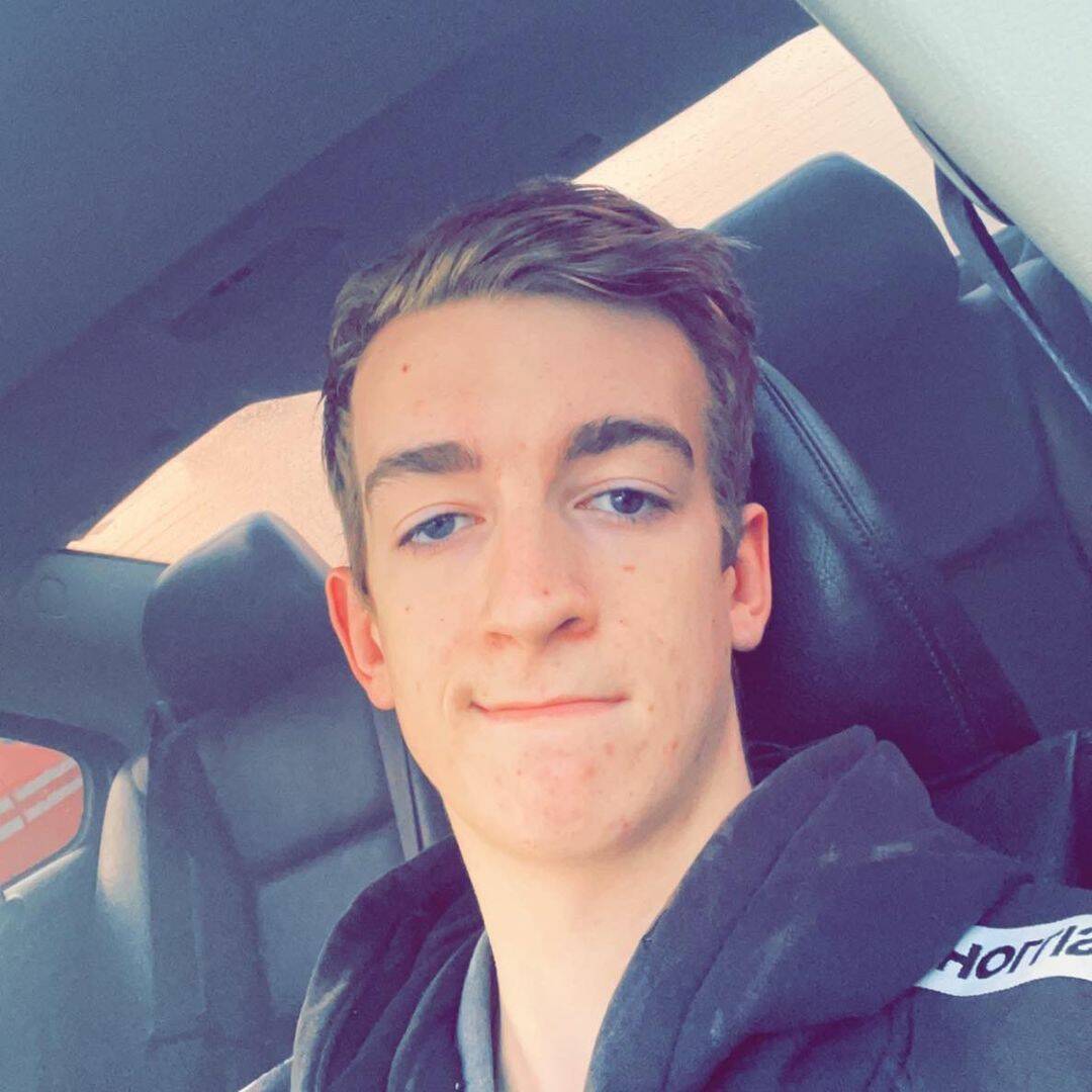 Whidbey man wanted on warrant seen with gun, tactical vest | South ...