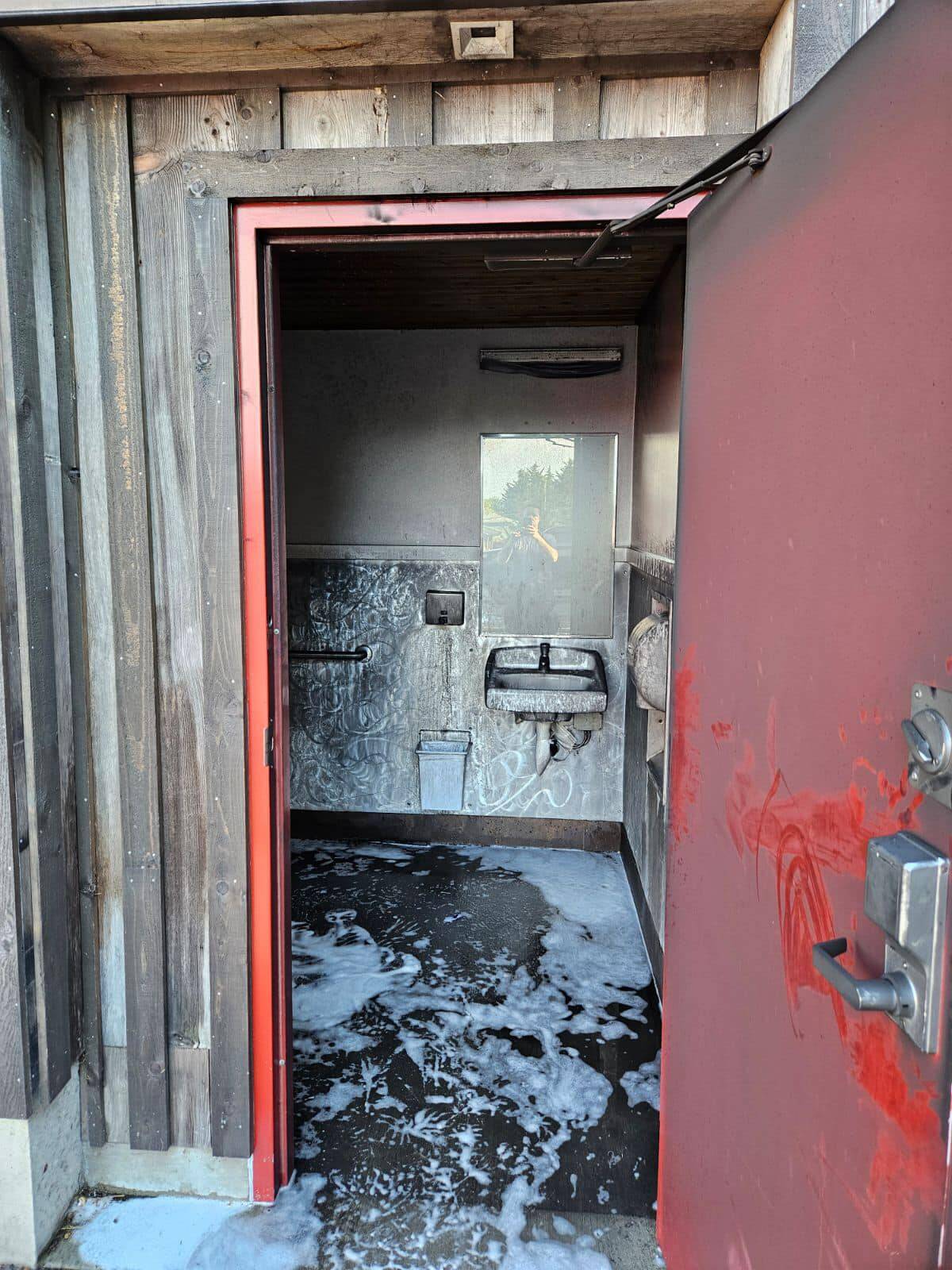 Restroom destroyed in vandalism fire | South Whidbey Record