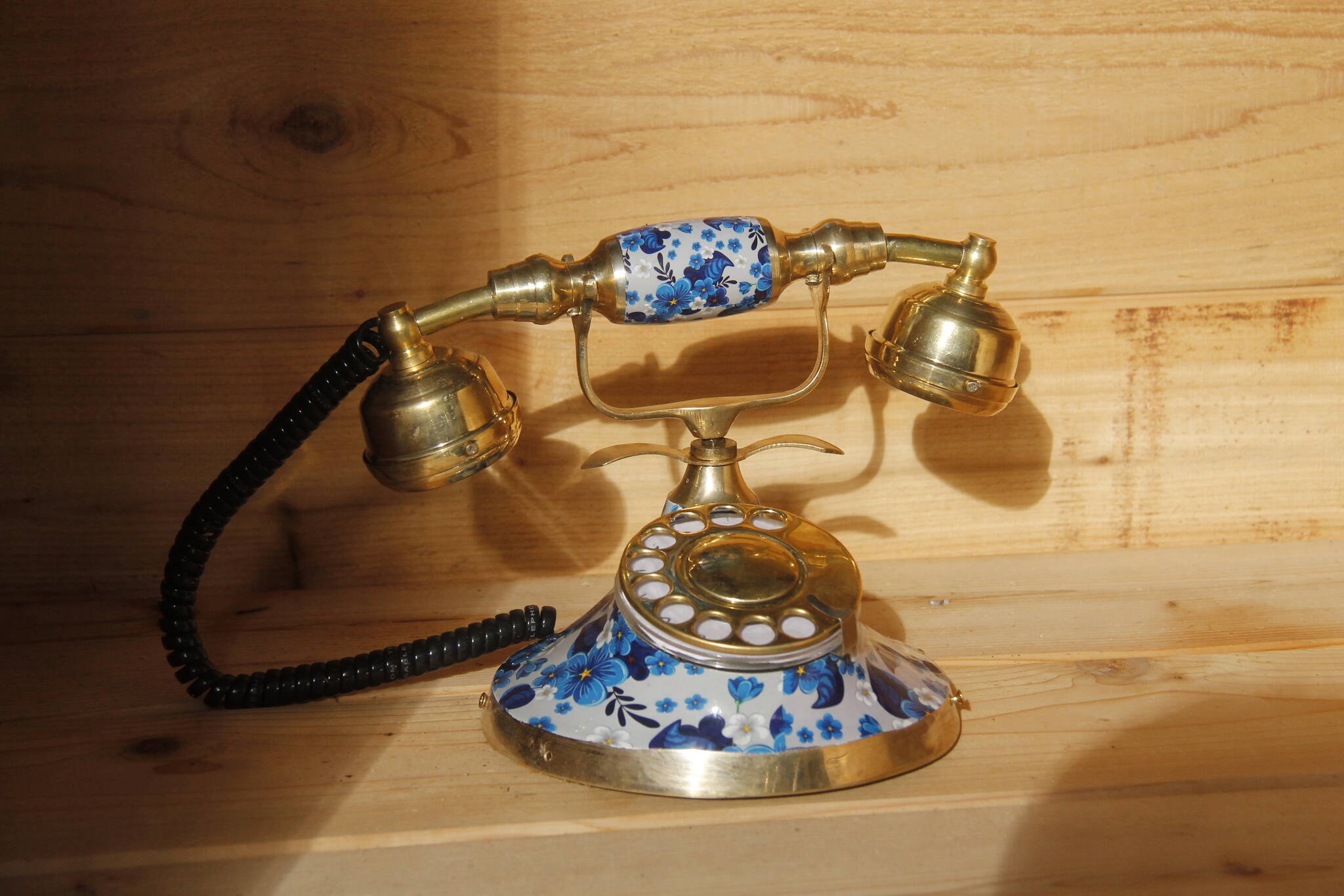 Good grief! Phone is gone with the wind | South Whidbey Record